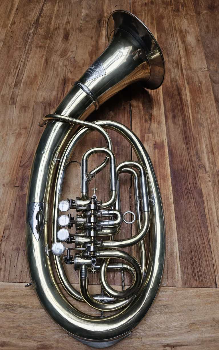 V. F. Cerveny Bb Walzensystem Oval Baritone / Tenorhorn €1349 – The ...