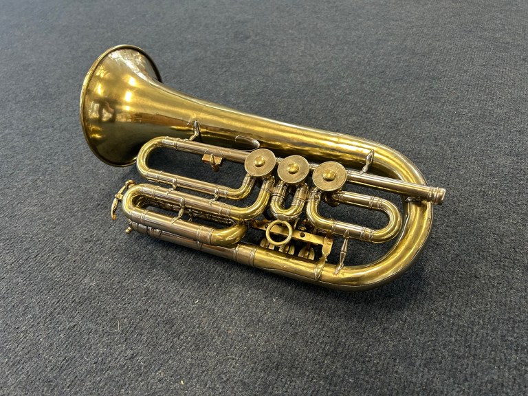 Hug & Co Teleskop Bb Rotary Flugelhorn €549 – The Brass-Shop