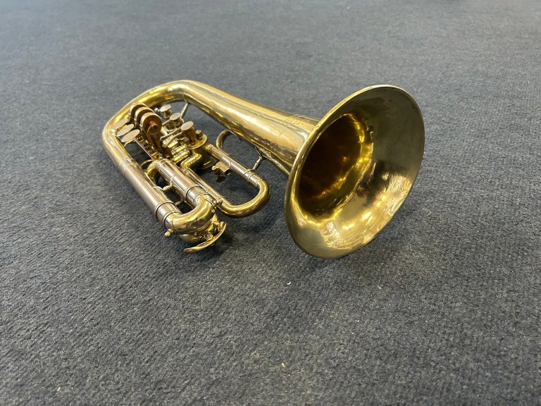 Hug & Co Teleskop Bb Rotary Flugelhorn €549 – The Brass-Shop